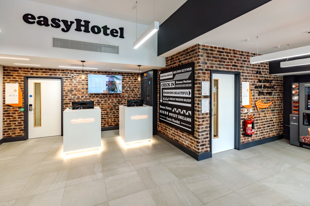 easyHotel Milton Keynes Central | Book Direct £⬇️ | easyHotel