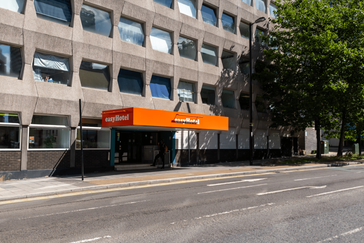 easyHotel Croydon Town Centre | Book Direct £⬇️ | easyHotel