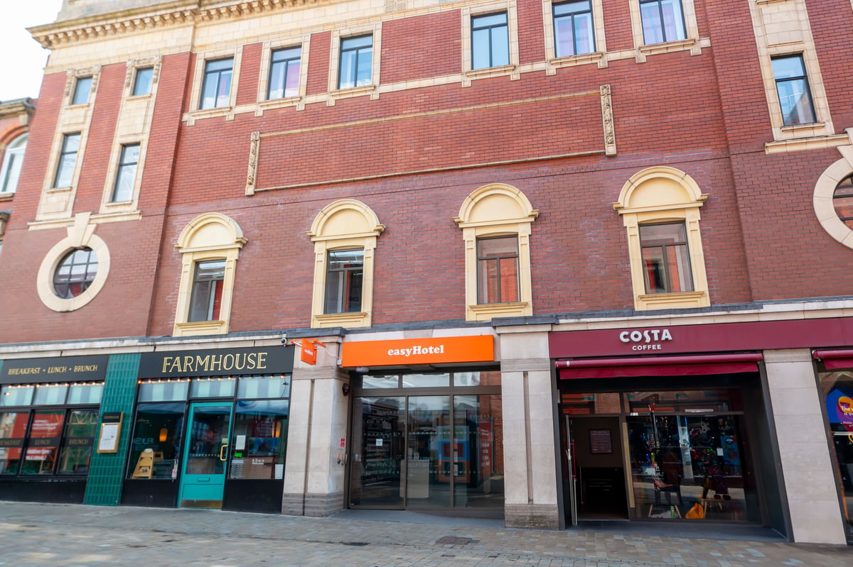 easyHotel Leeds City Centre | Book Direct £⬇️ | easyHotel