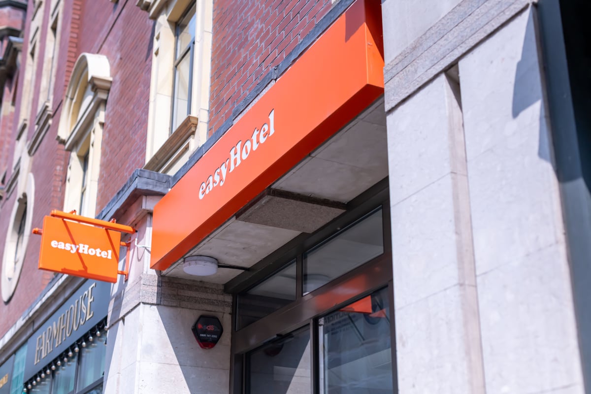easyHotel Leeds City Centre | Book Direct £⬇️ | easyHotel
