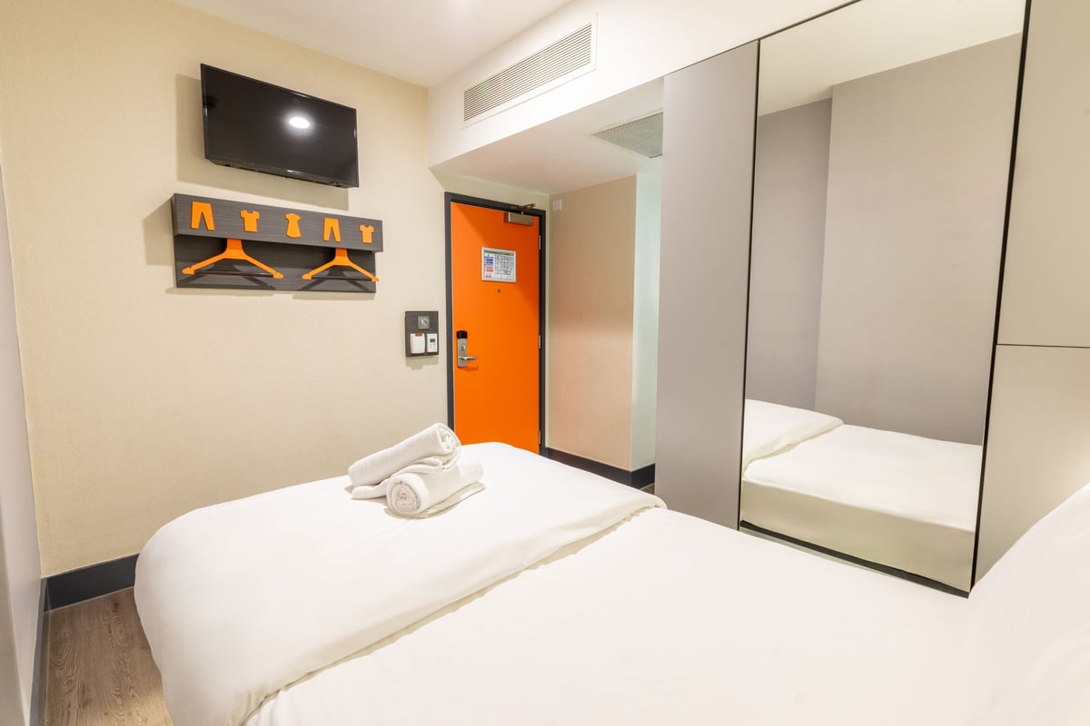 easyHotel Birmingham City Centre | Book Direct £⬇️ | easyHotel