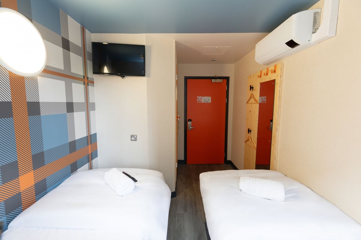 easyHotel Glasgow City Centre | Book Direct £⬇️ | easyHotel