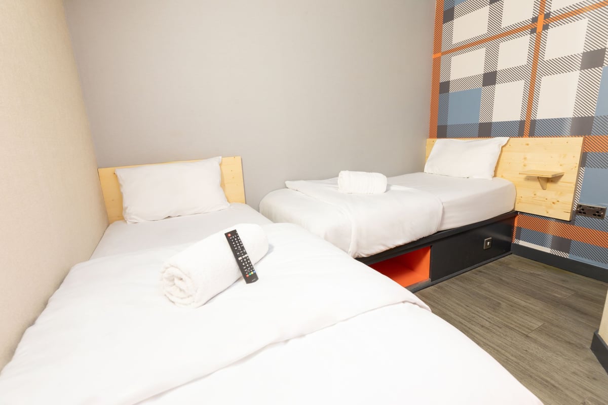 easyHotel Glasgow City Centre | Book Direct £⬇️ | easyHotel