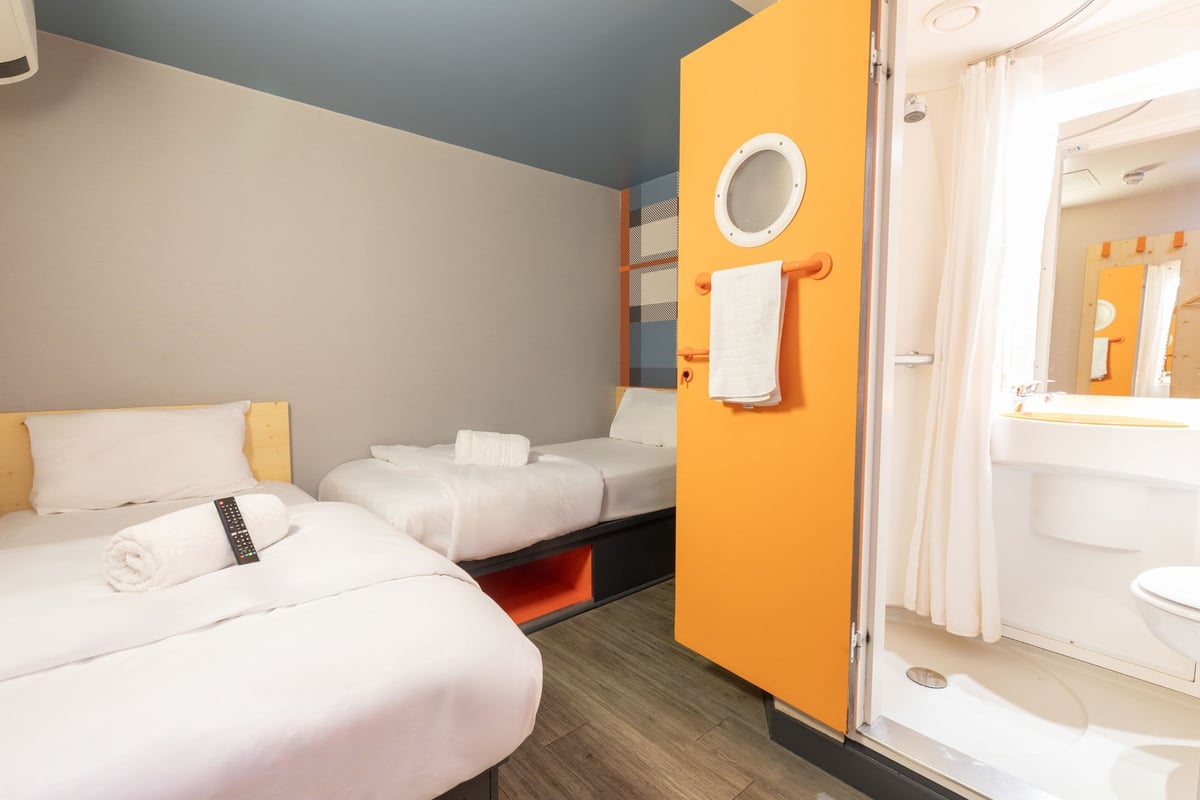 easyHotel Glasgow City Centre | Book Direct £⬇️ | easyHotel
