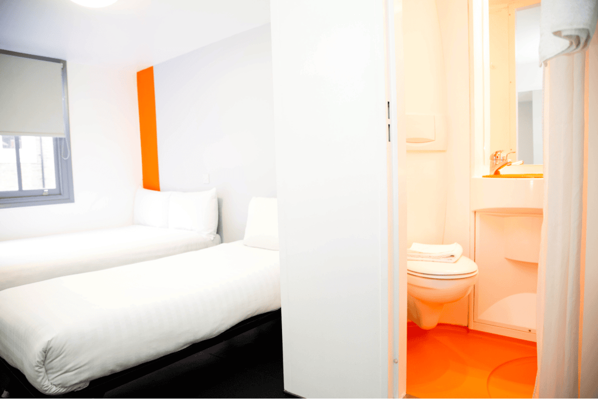 easyHotel London Victoria | Book Direct £⬇️ | easyHotel