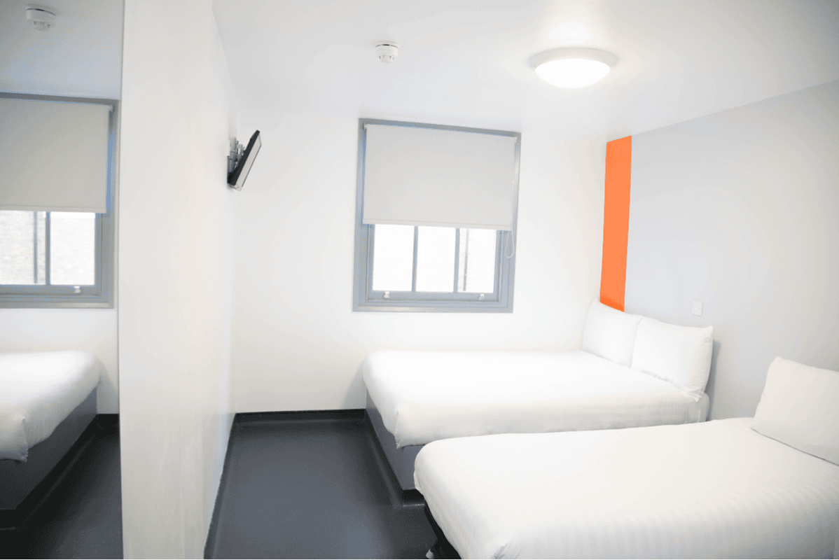 easyHotel London Victoria | Book Direct £⬇️ | easyHotel