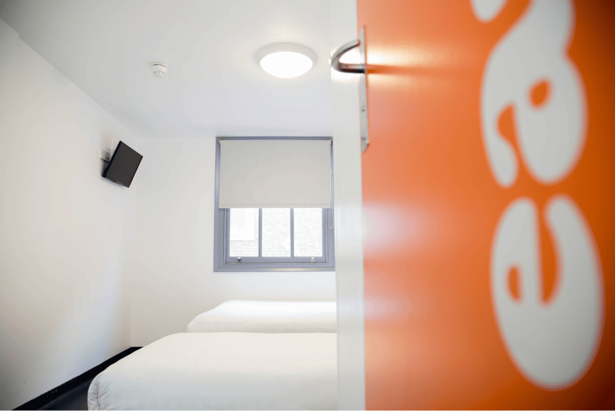easyHotel London Victoria | Book Direct £⬇️ | easyHotel