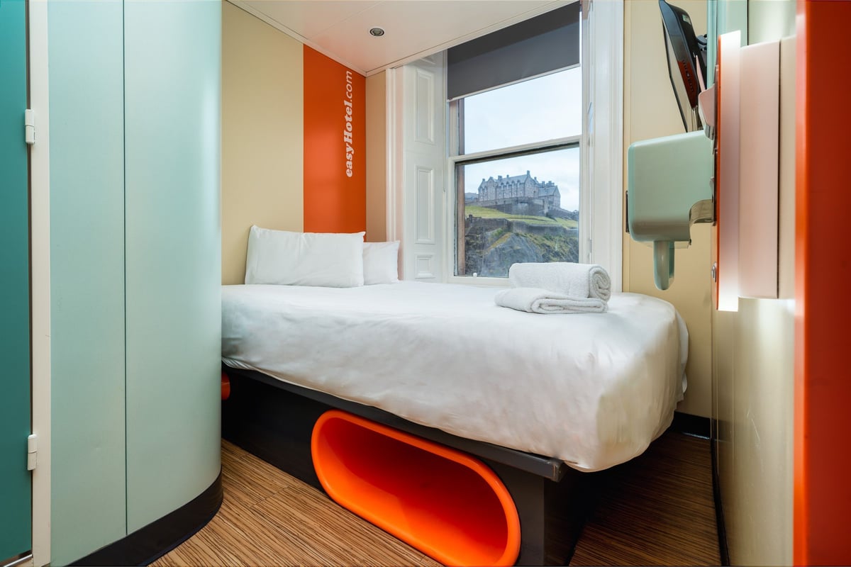 easyHotel Edinburgh | Book Direct £⬇️ | easyHotel
