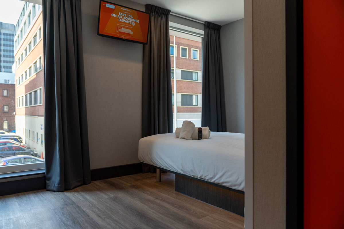 easyHotel Cardiff City Centre | Book Direct £⬇️ | easyHotel