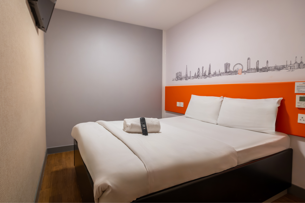 easyHotel Croydon Town Centre | Book Direct £⬇️ | easyHotel