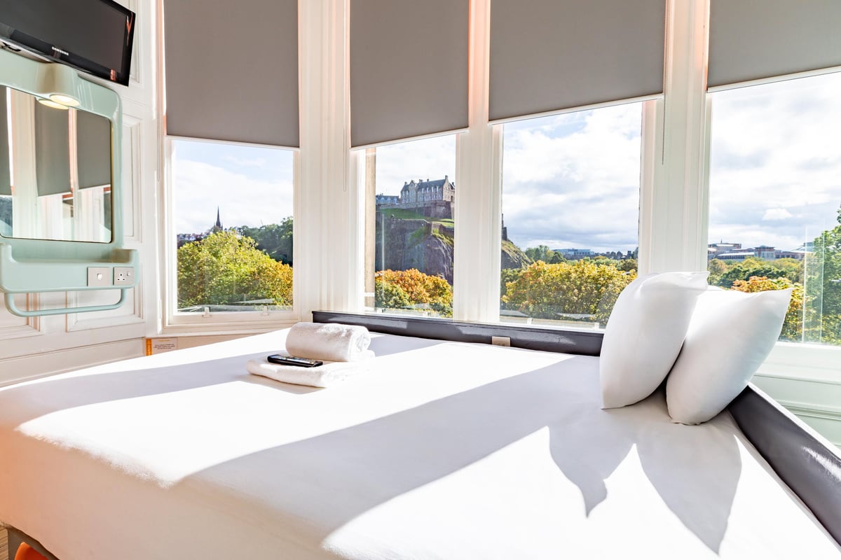 easyHotel Edinburgh | Book Direct £⬇️ | easyHotel