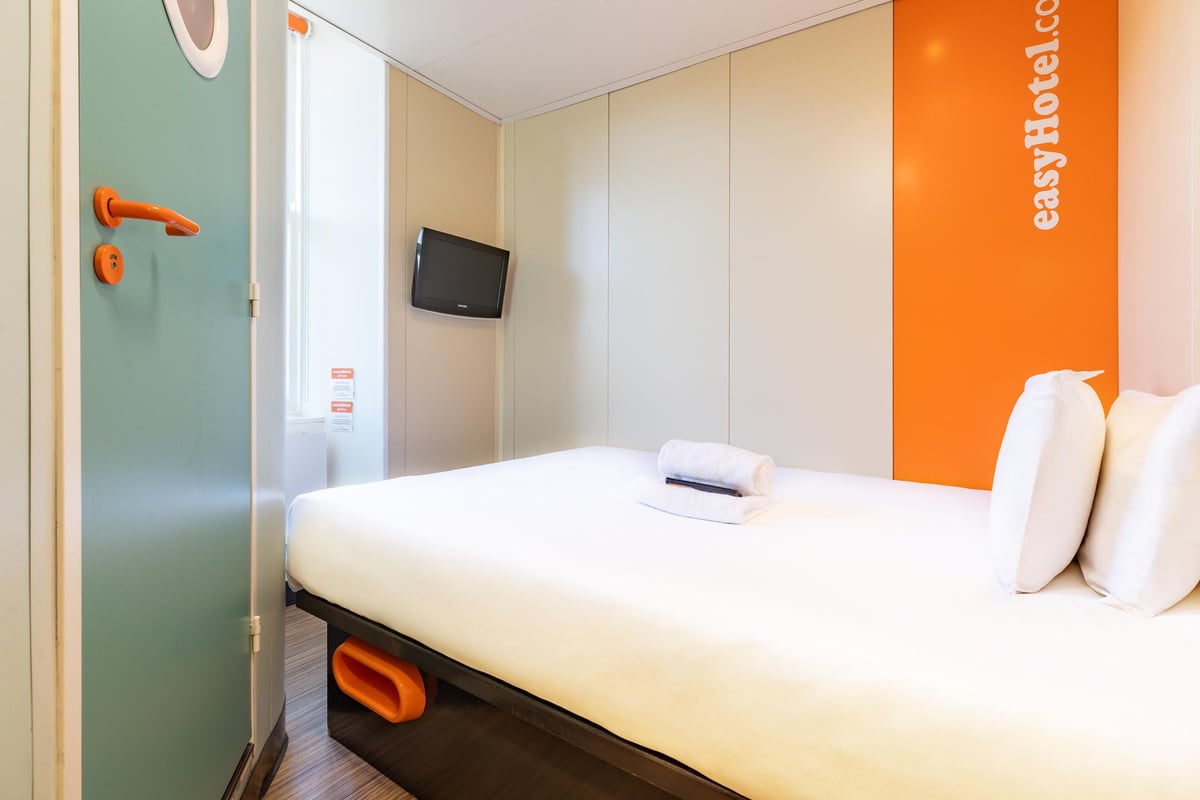 easyHotel Edinburgh | Book Direct £⬇️ | easyHotel
