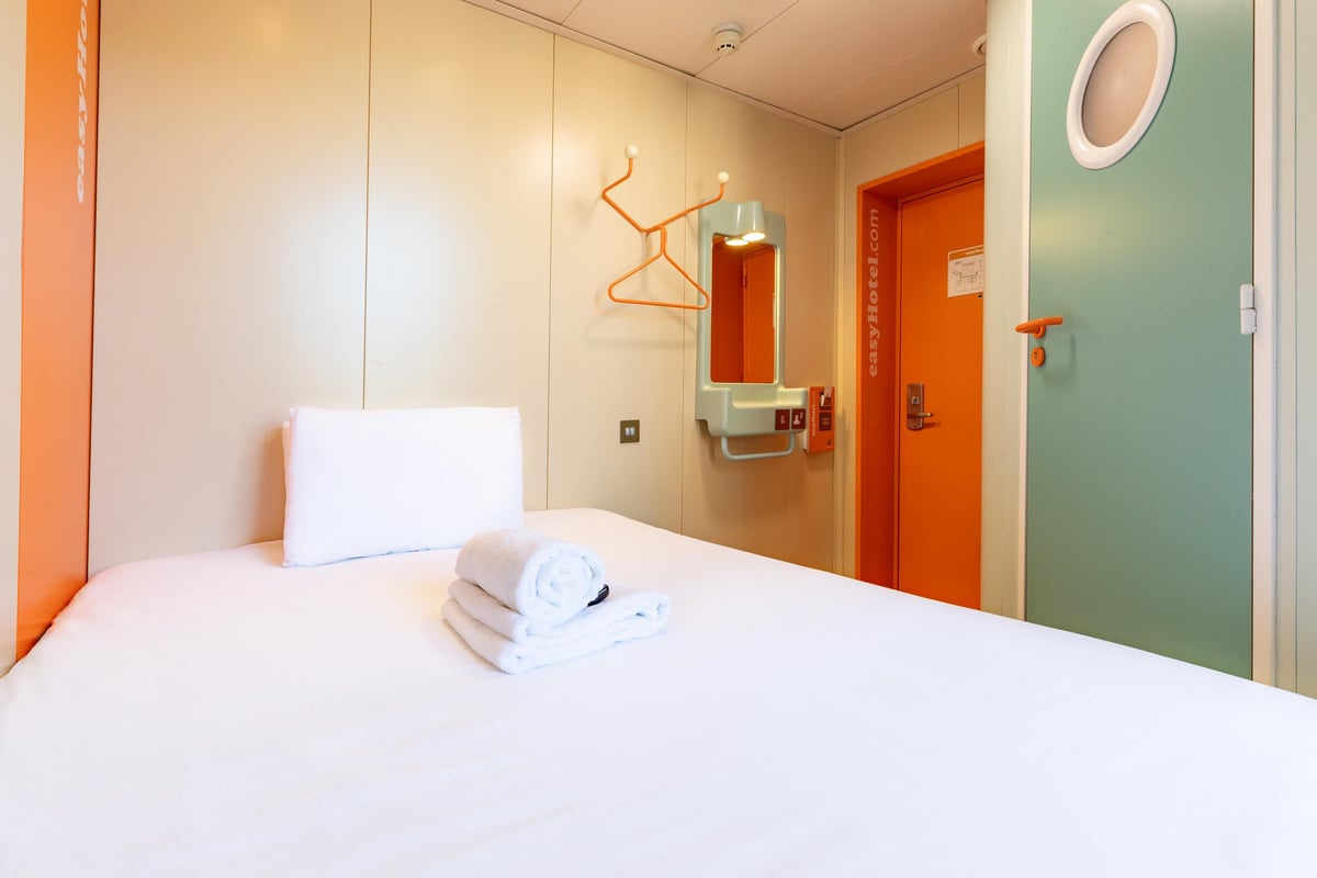 easyHotel Edinburgh | Book Direct £⬇️ | easyHotel