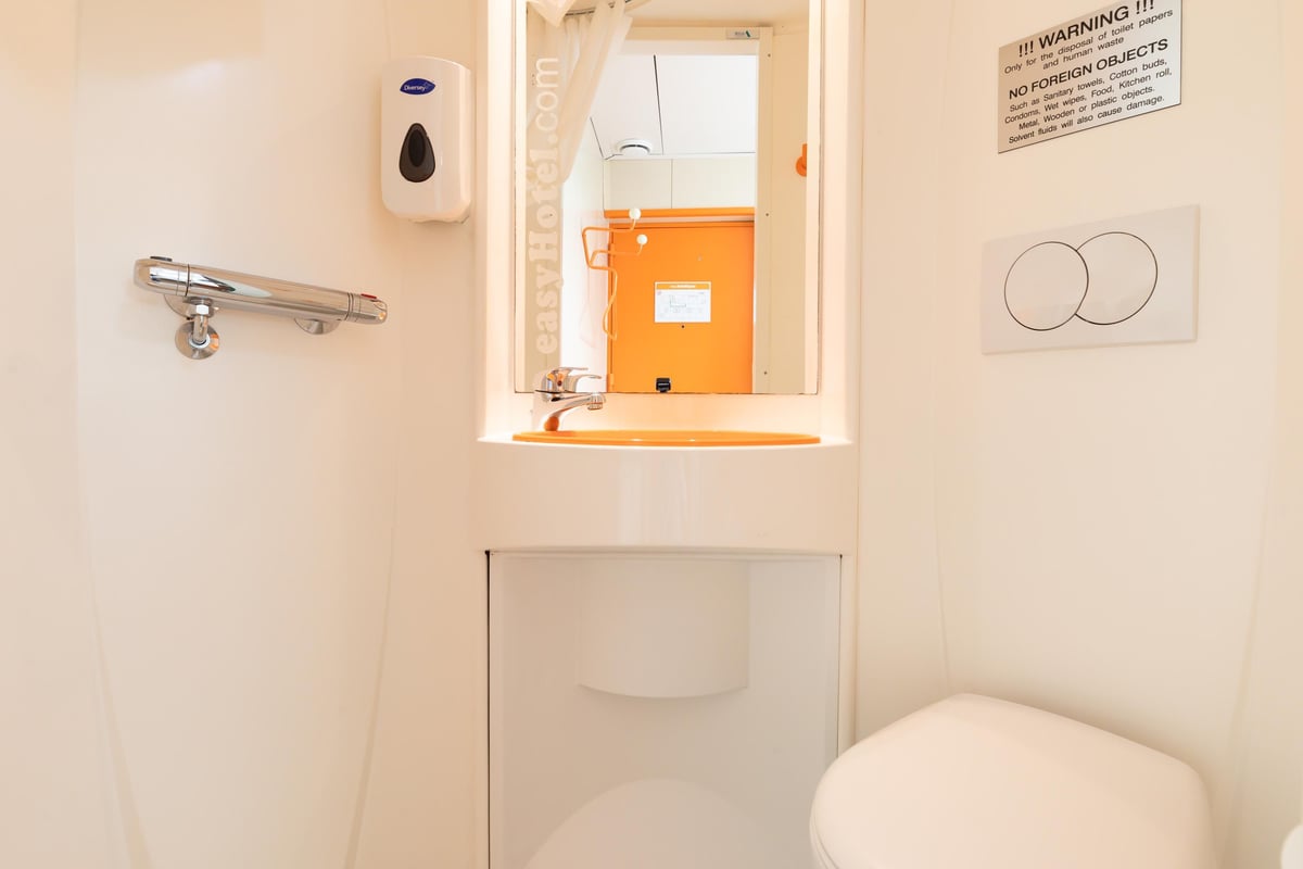 easyHotel Edinburgh | Book Direct £⬇️ | easyHotel