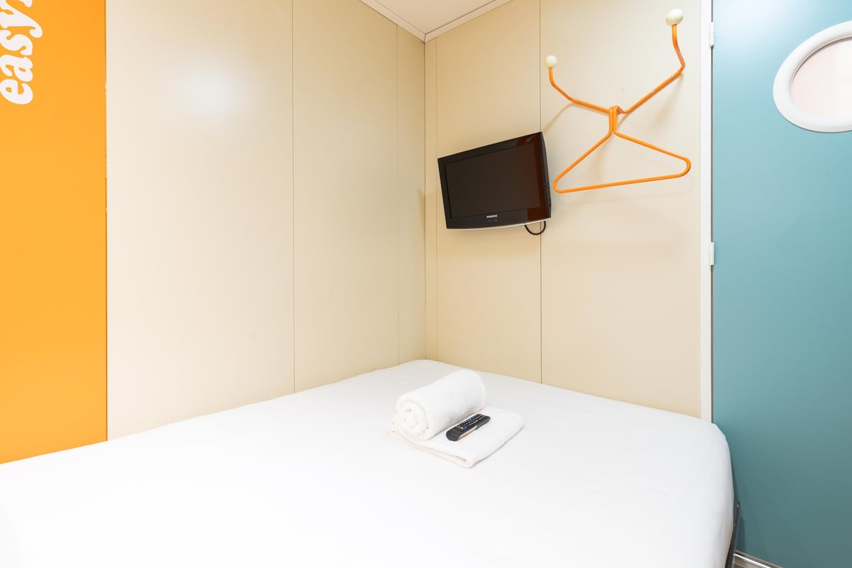 easyHotel Edinburgh | Book Direct £⬇️ | easyHotel