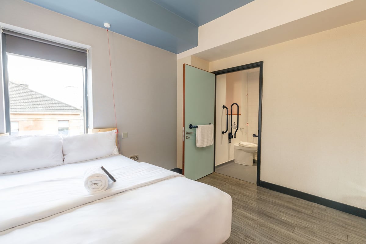 easyHotel Glasgow City Centre | Book Direct £⬇️ | easyHotel