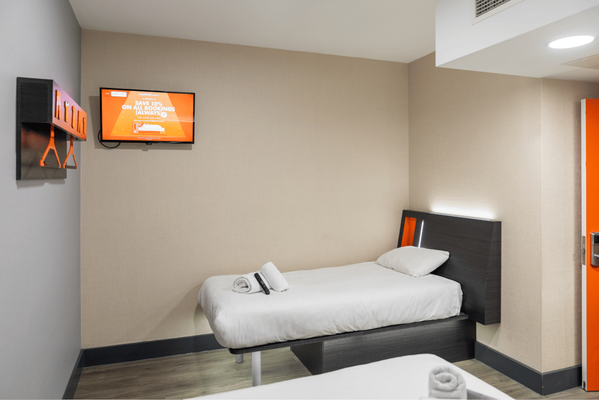 easyHotel Ipswich Town Centre | Book Direct £⬇️ | easyHotel