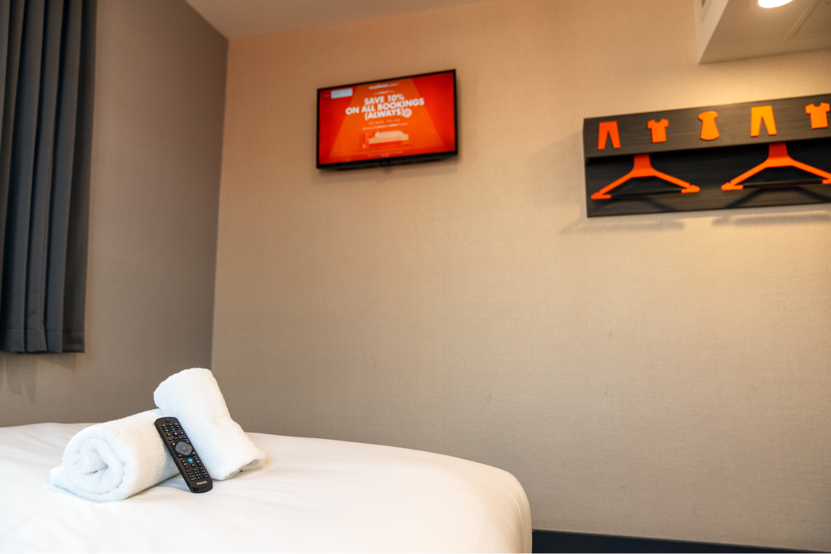 easyHotel Leeds City Centre | Book Direct £⬇️ | easyHotel