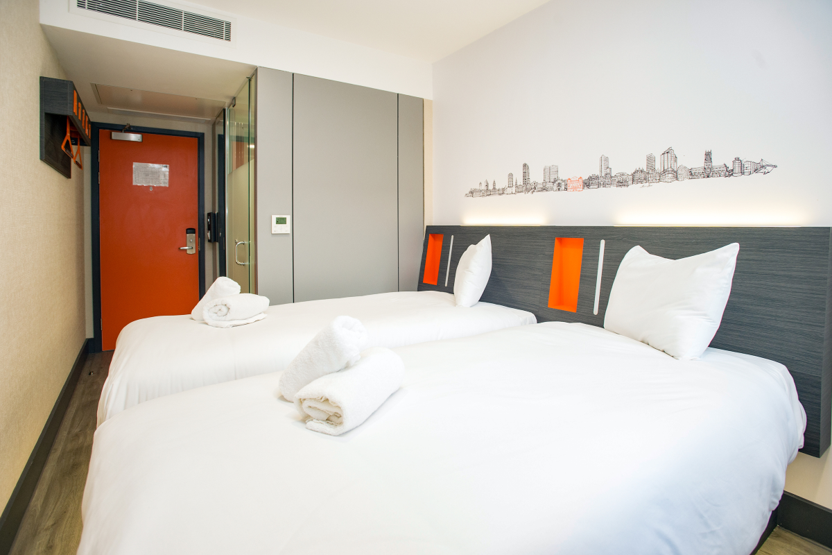 easyHotel Leeds City Centre | Book Direct £⬇️ | easyHotel