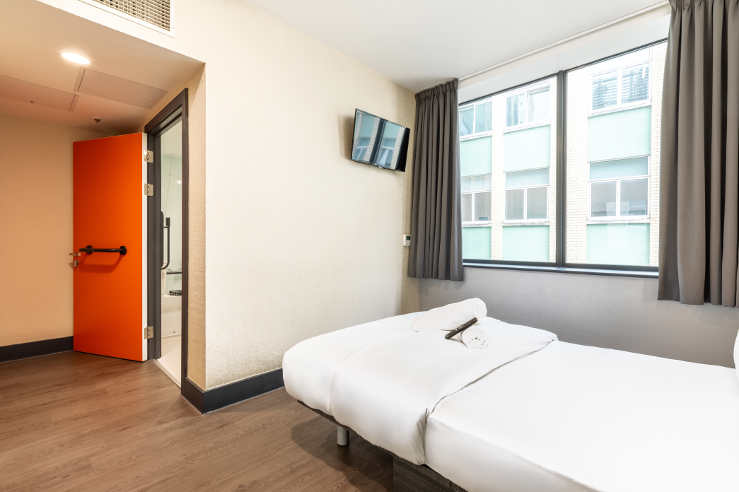 easyHotel Liverpool City Centre | Book Direct £⬇️ | easyHotel
