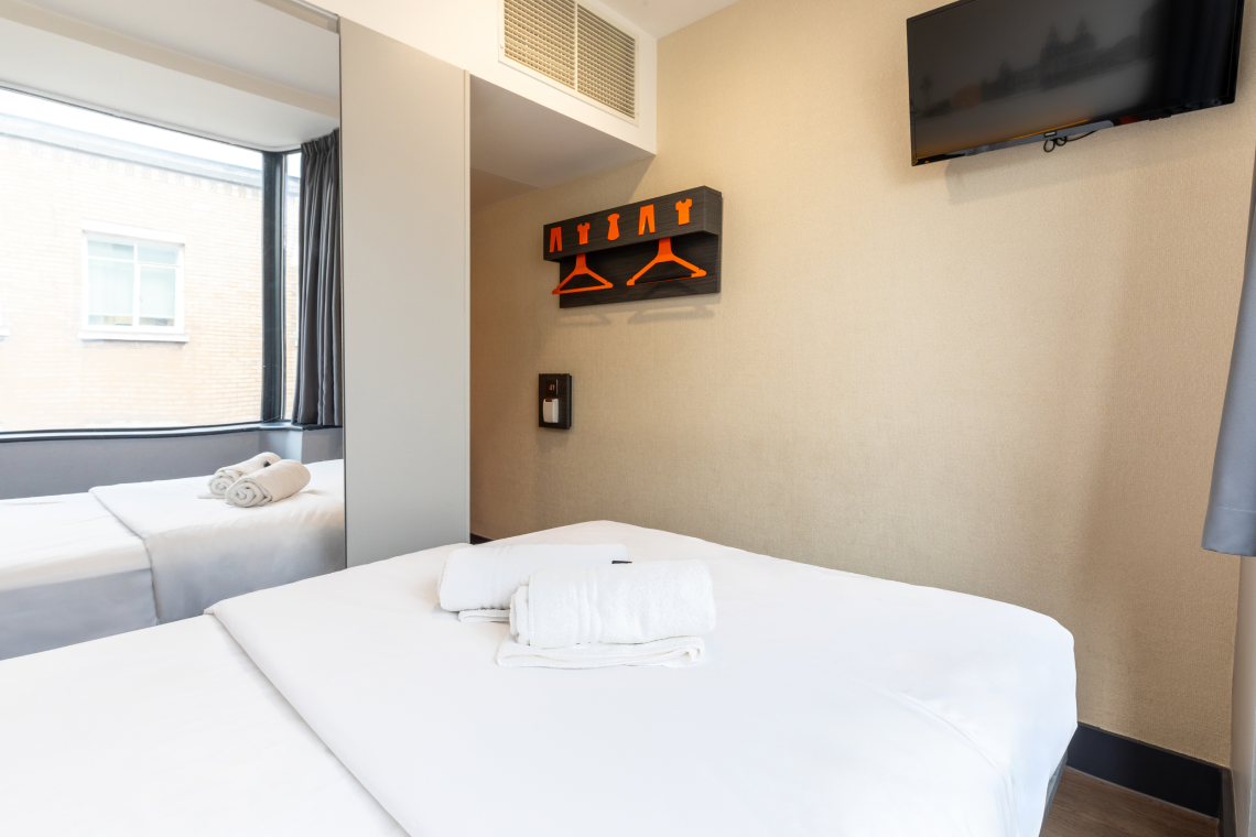 easyHotel Liverpool City Centre | Book Direct £⬇️ | easyHotel