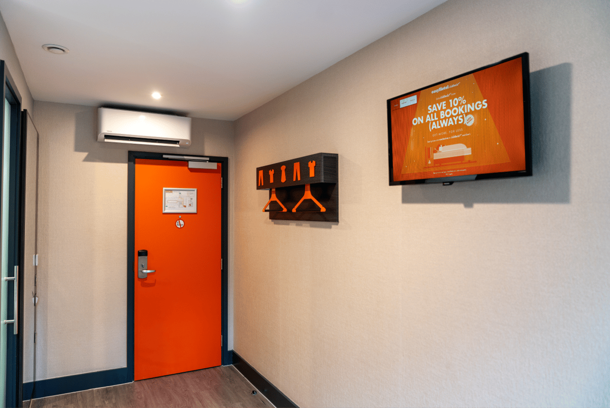 easyHotel London City Shoreditch | Book Direct £⬇️ | easyHotel