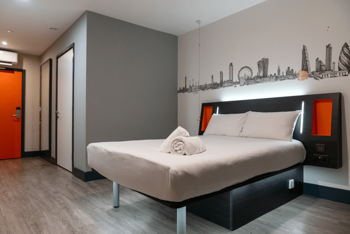 easyHotel London City Shoreditch | Book Direct £⬇️ | easyHotel