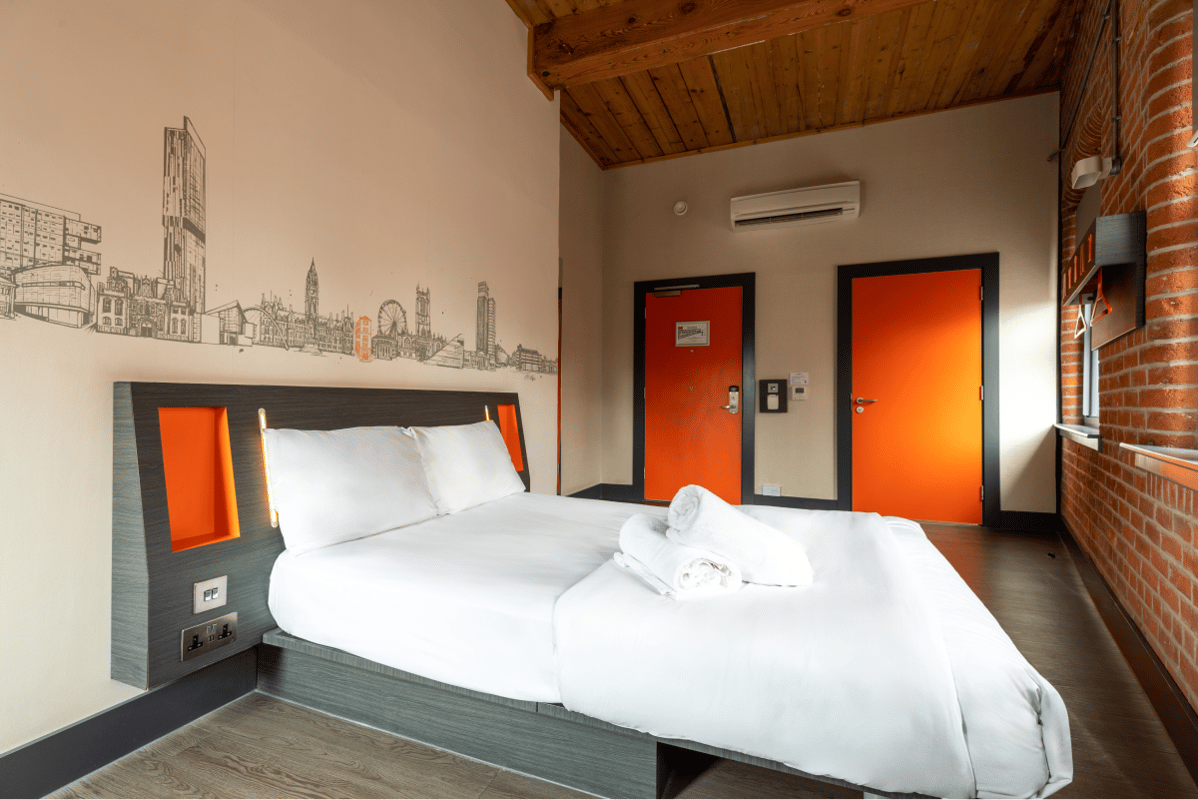 easyHotel Manchester City Centre | Book Direct £⬇️ | easyHotel
