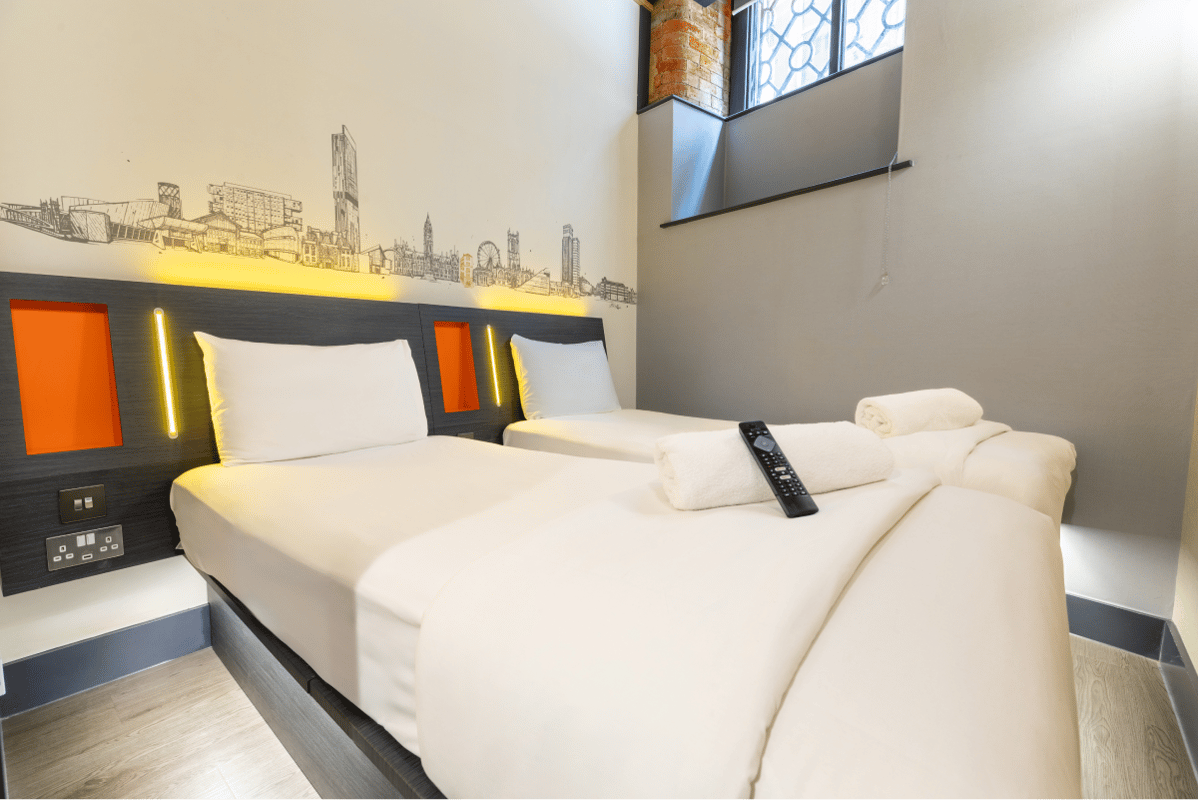easyHotel Manchester City Centre | Book Direct £⬇️ | easyHotel