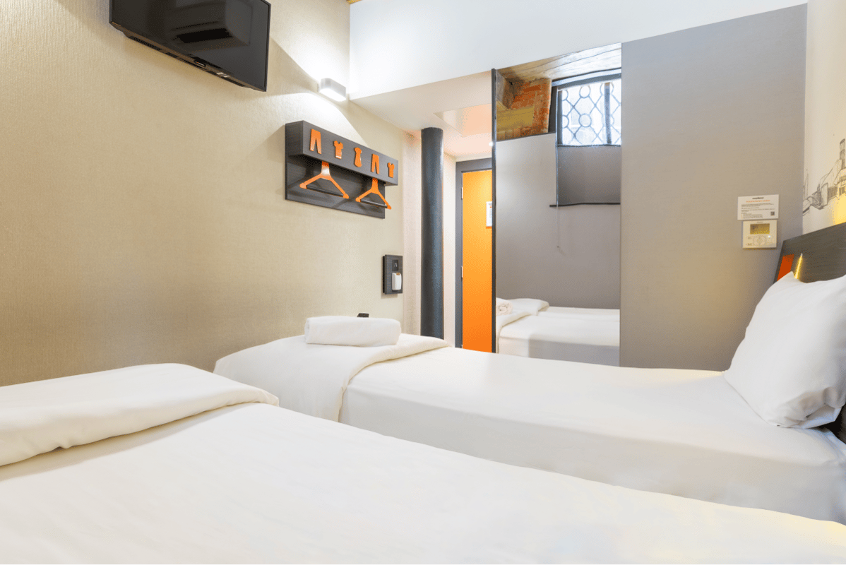 easyHotel Manchester City Centre | Book Direct £⬇️ | easyHotel