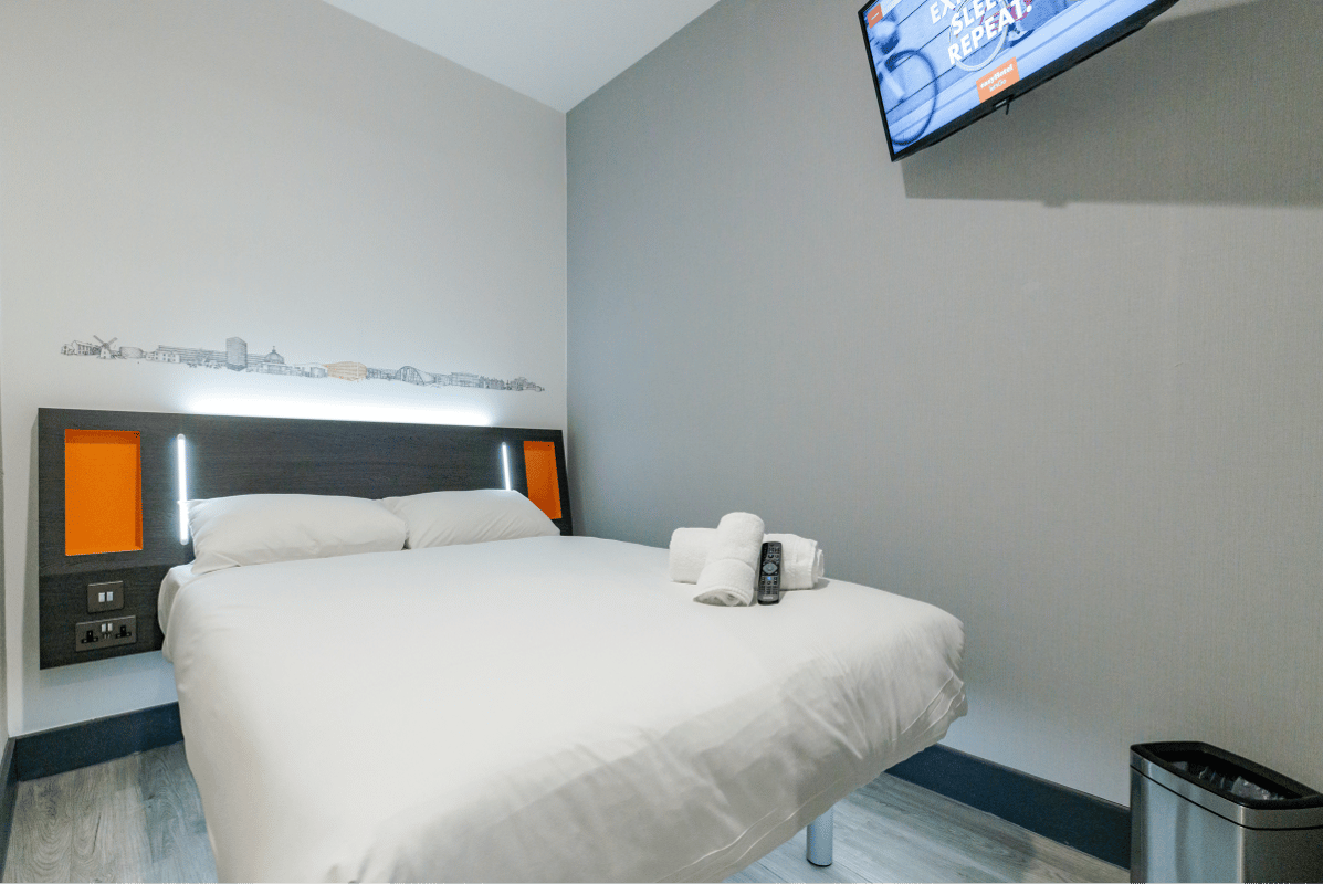 easyHotel Milton Keynes Central | Book Direct £⬇️ | easyHotel