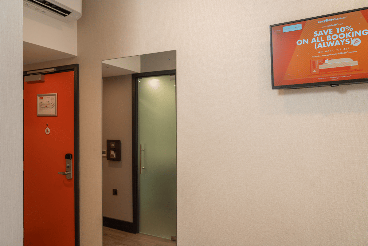 easyHotel Milton Keynes Central | Book Direct £⬇️ | easyHotel