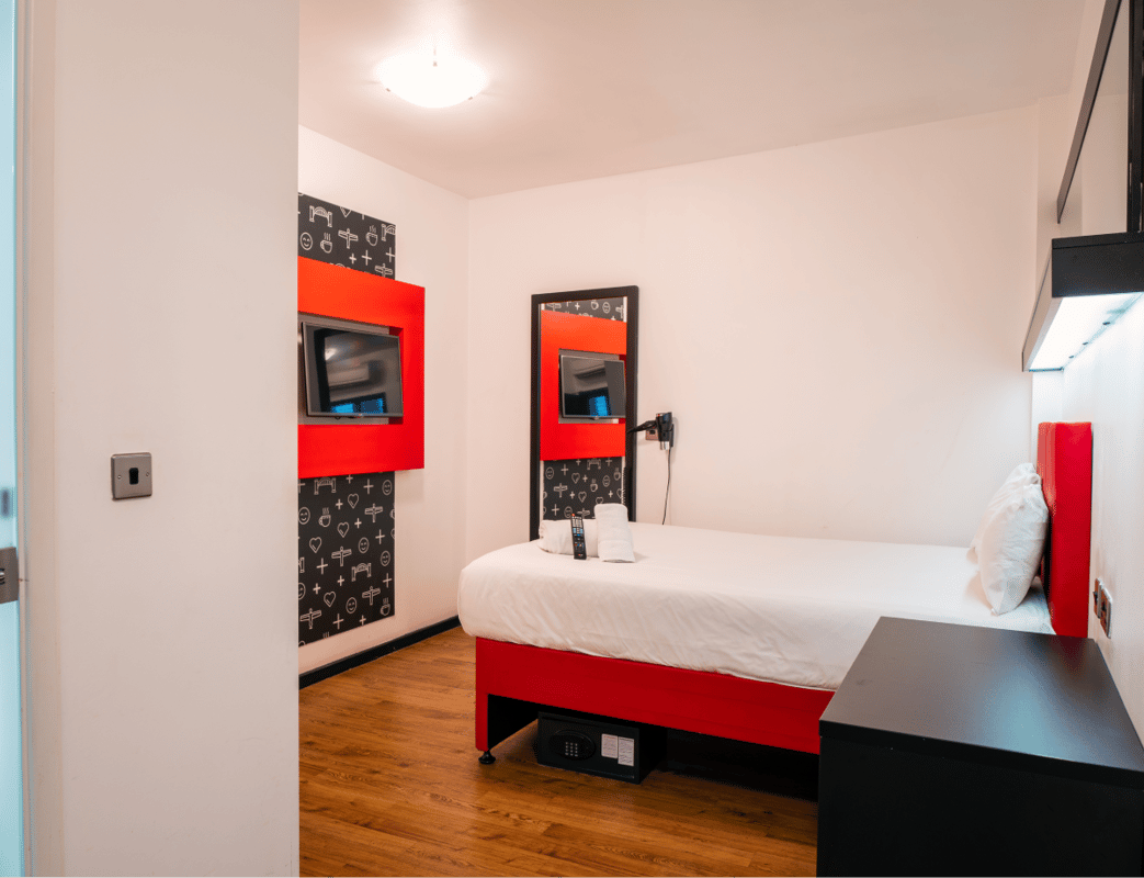 easyHotel Newcastle City Centre | Book Direct £⬇️ | easyHotel