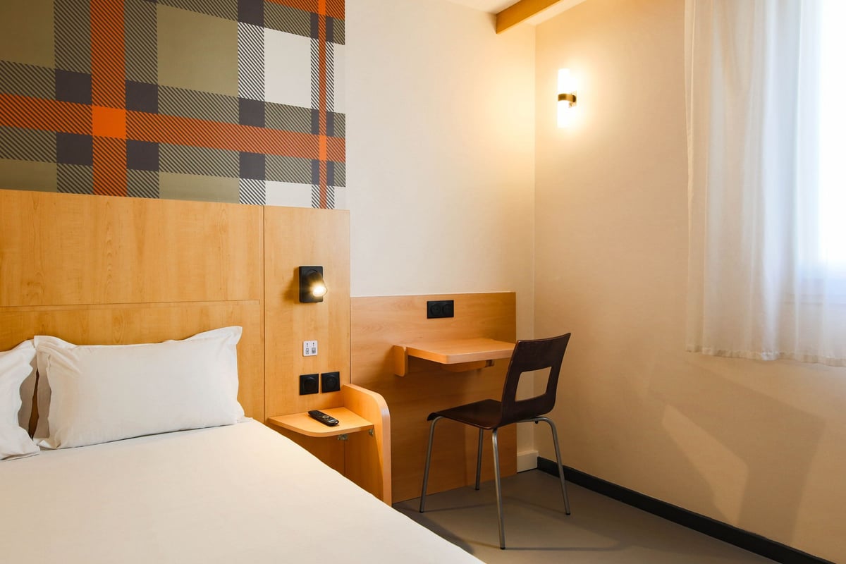 easyHotel Nice Old Town | Book Direct £⬇️ | easyHotel