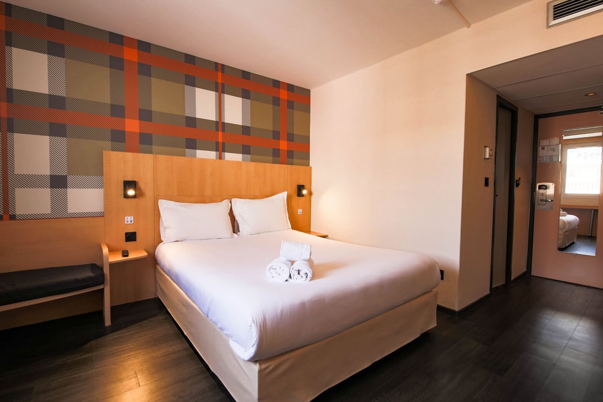 easyHotel Nice Old Town | Book Direct £⬇️ | easyHotel