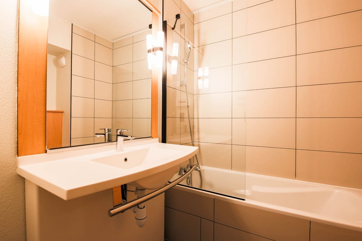 easyHotel Nice Old Town | Book Direct £⬇️ | easyHotel