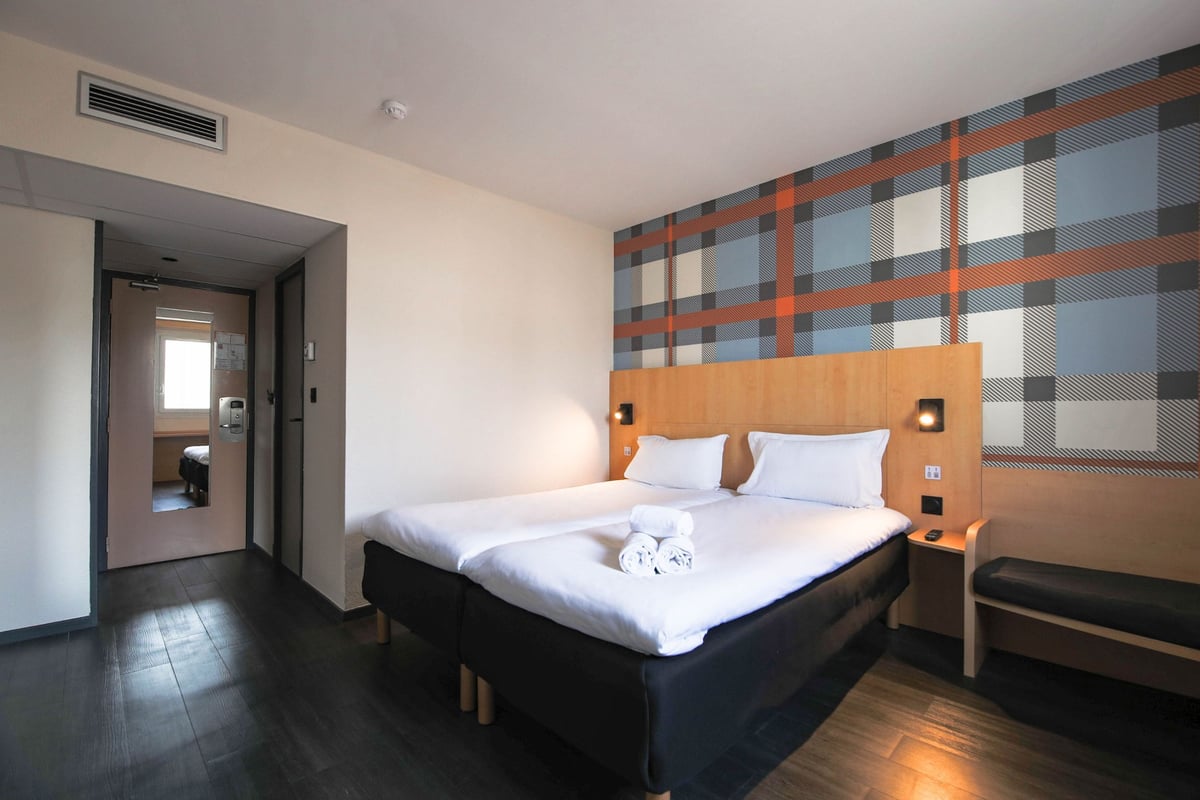 easyHotel Nice Old Town | Book Direct £⬇️ | easyHotel