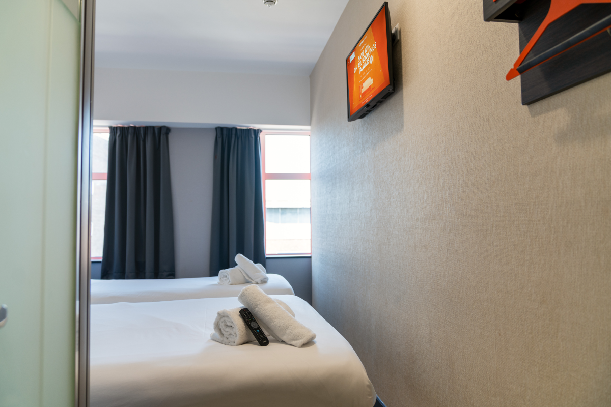 easyHotel Sheffield City Centre | Book Direct £⬇️ | easyHotel