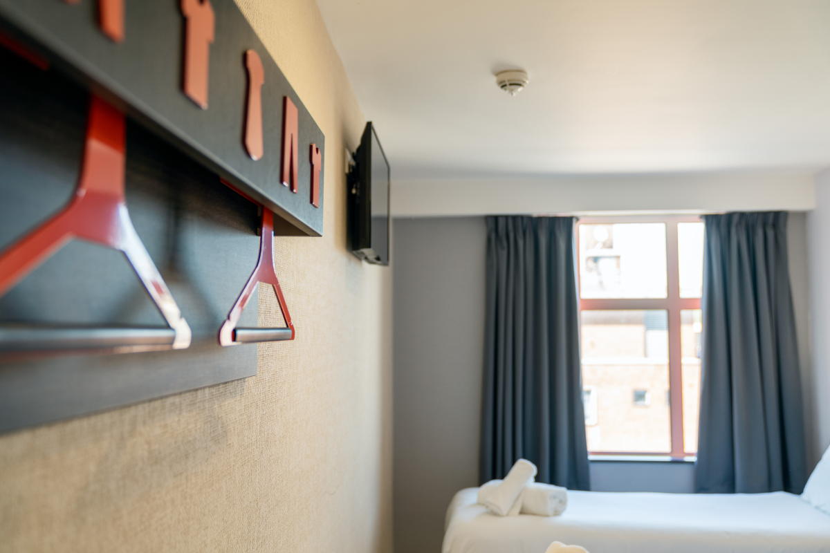 easyHotel Sheffield City Centre | Book Direct £⬇️ | easyHotel