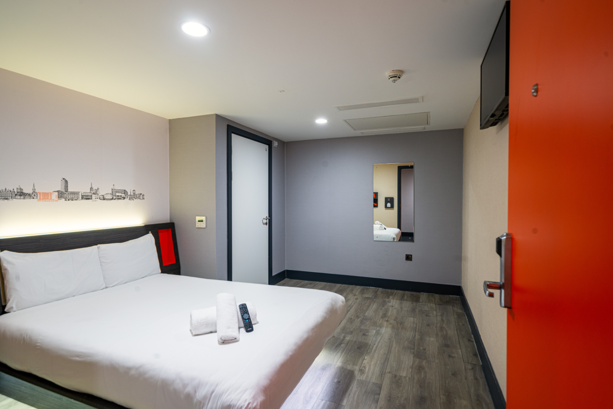 easyHotel Sheffield City Centre | Book Direct £⬇️ | easyHotel