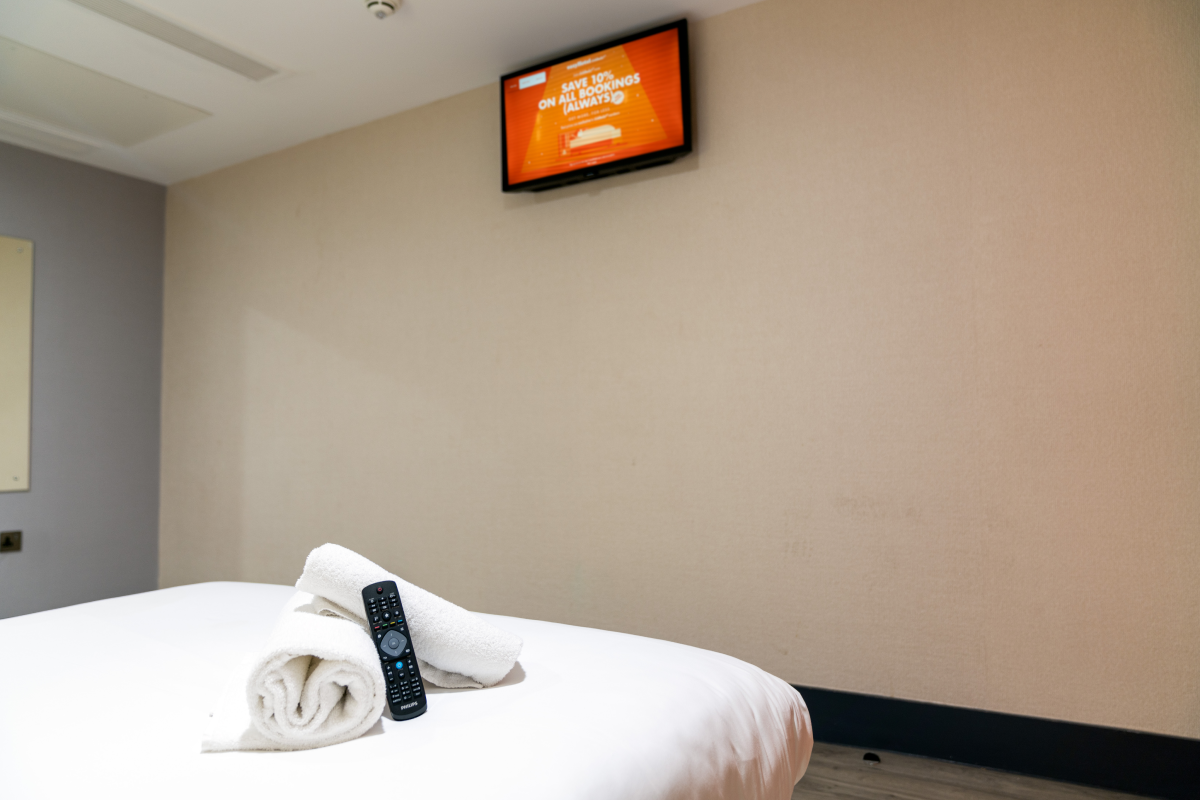 easyHotel Sheffield City Centre | Book Direct £⬇️ | easyHotel