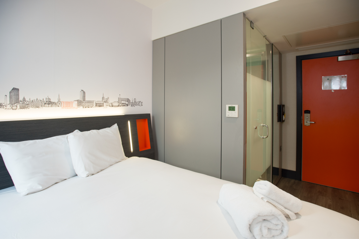 easyHotel Sheffield City Centre | Book Direct £⬇️ | easyHotel