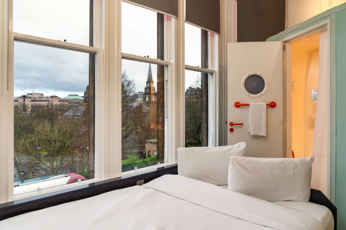 easyHotel Edinburgh | Book Direct £⬇️ | easyHotel