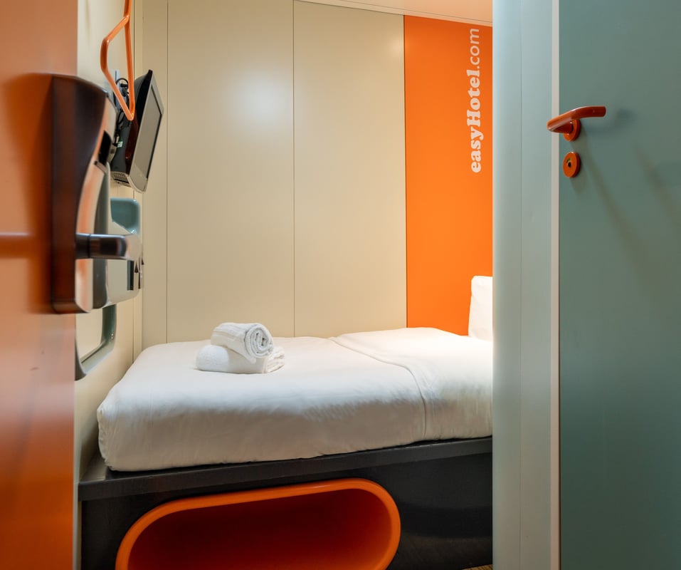 easyHotel Edinburgh | Book Direct £⬇️ | easyHotel
